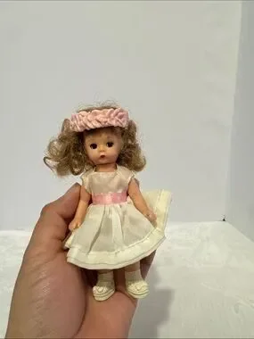 Madame Alexander | Toys | Madame Alexander Mcdonalds Flower Girl Doll 5 ...